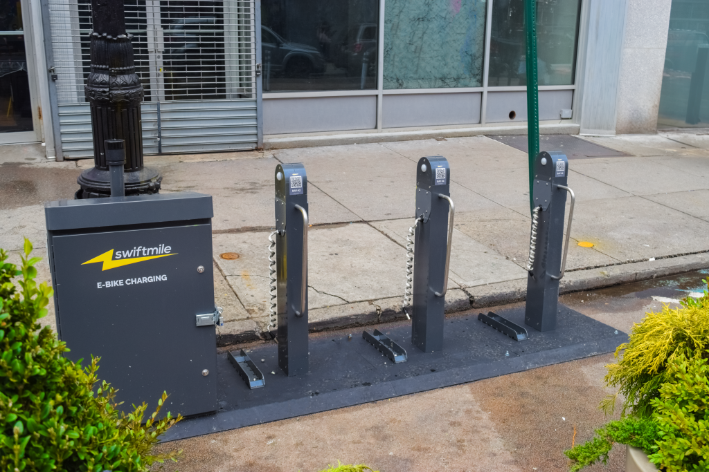 Mayor Adams announces activation of city’s first e-bike charging site ...